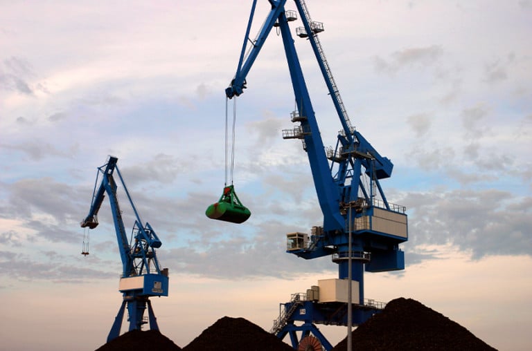 What are the Different Types of Cranes Used for Construction?