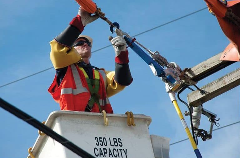 Overhead Crane Hoist Types and Design: Manual, Electric, and Air