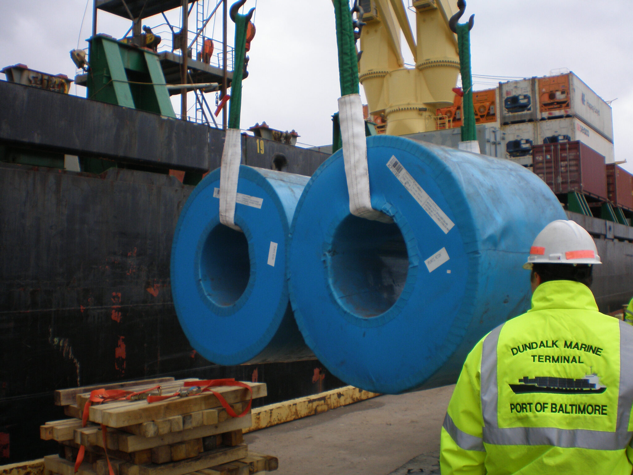 Synthetic Slings: Web Slings, Roundslings, and Polyester vs. Nylon