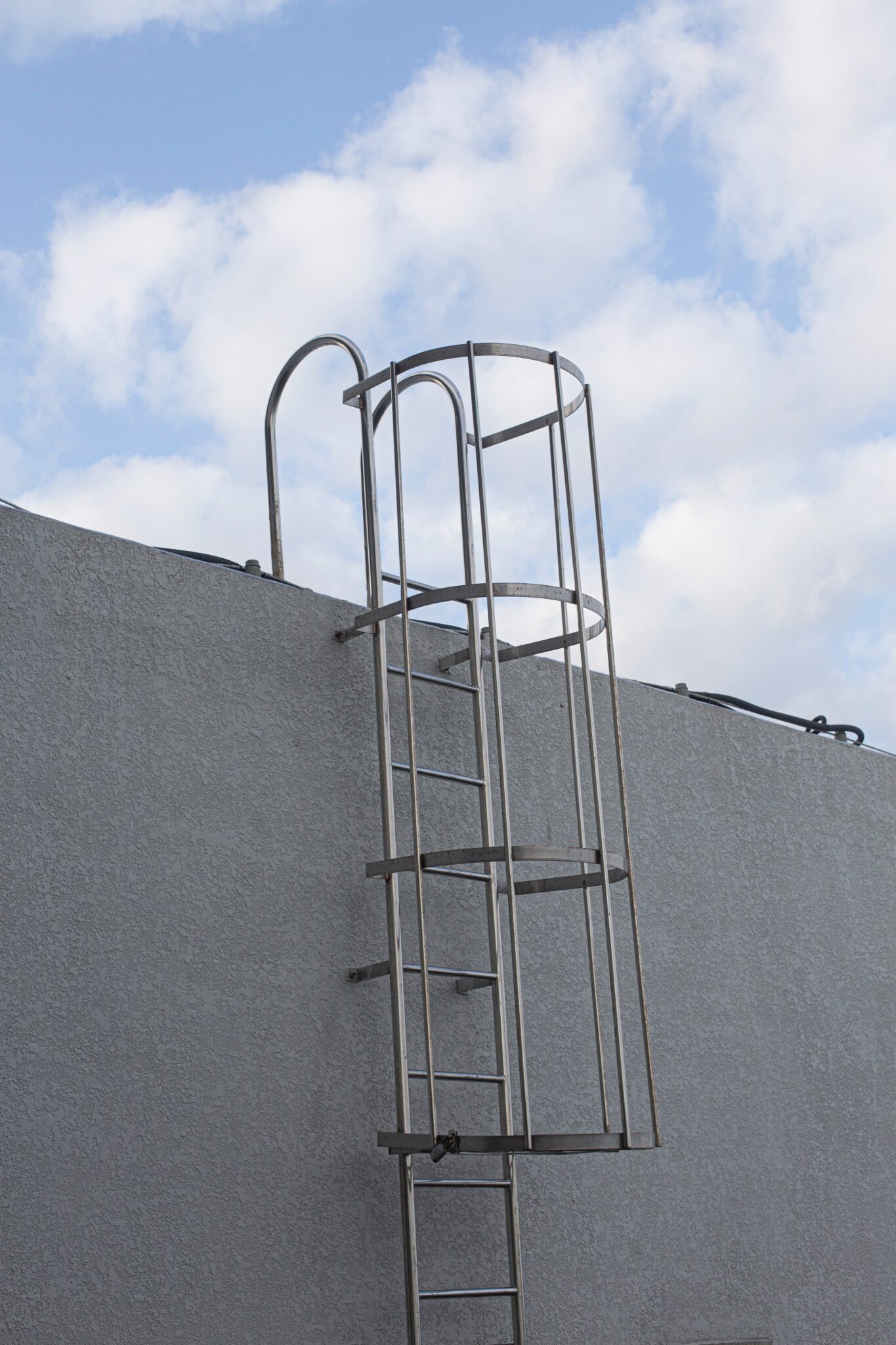 Understanding OSHA’s New Fall Protection Rule for Fixed Ladder Systems ...